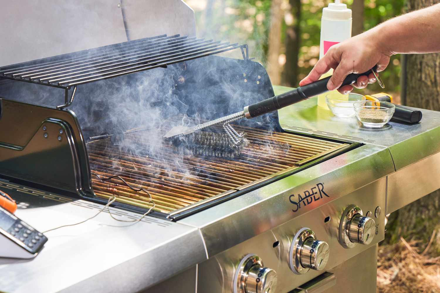 What Is the Best Way to Clean a Grill? Safe DIY Tips + Pro Cleaning ...